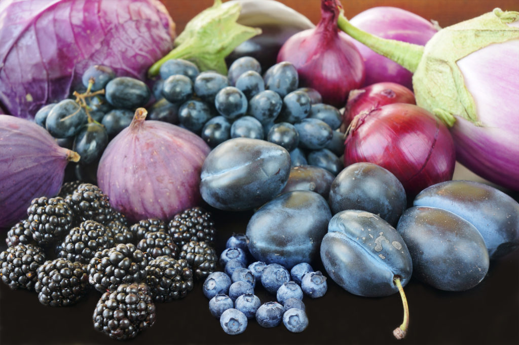 les-antioxydants-contenus-dans-les-fruits-et-legumes-violets-te-protegent