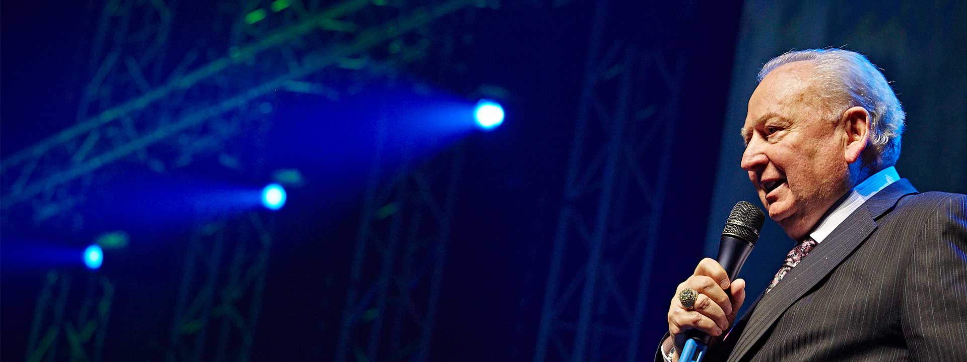 REX MAUGHAN: L’HISTOIRE DES DEUX LAPINS - Forever Yours - Das Magazin